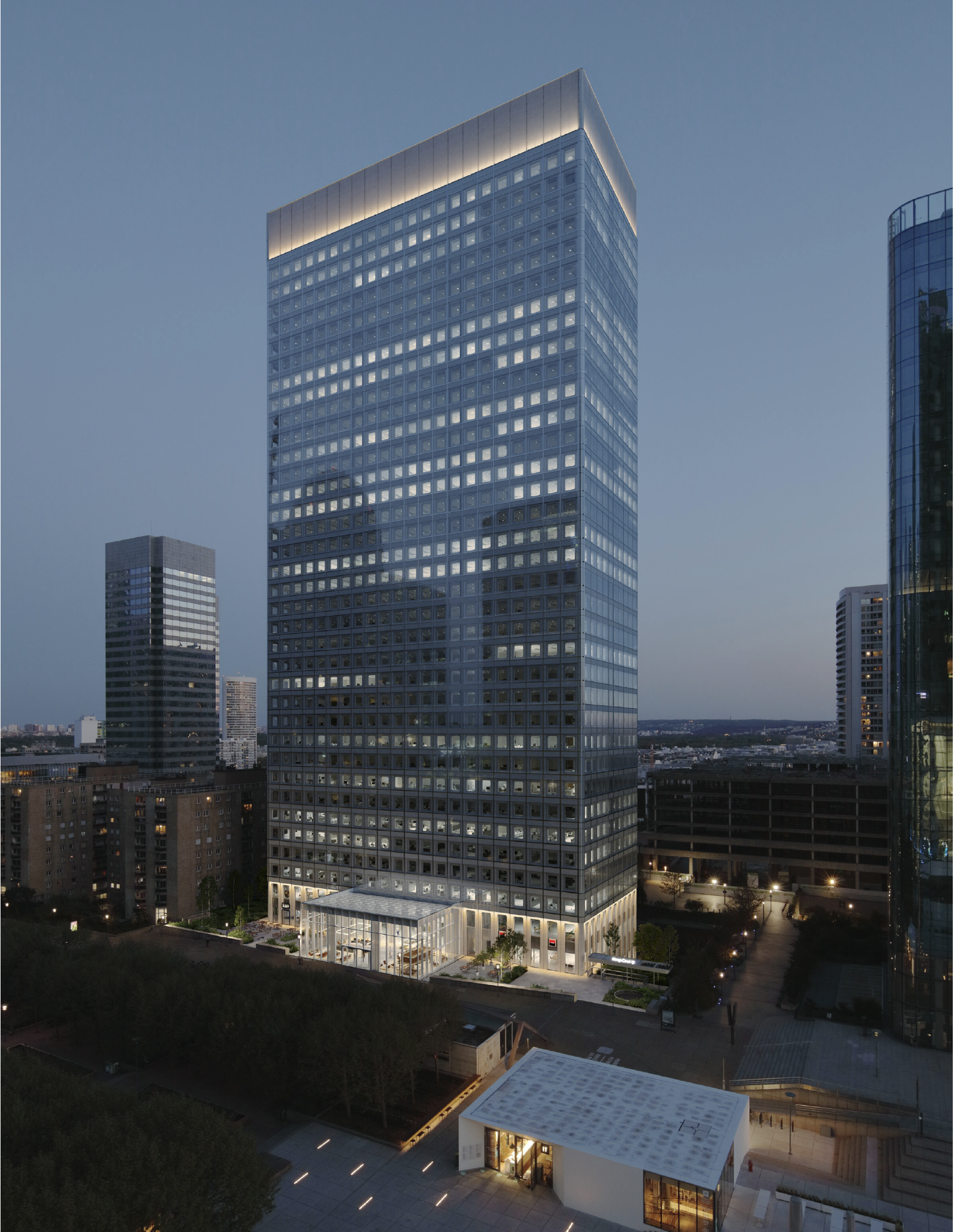 The Nouvelle AOM reinterprets the Ariane Tower at La Défense 50 years ...